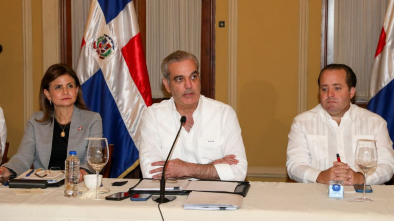 Presidente Abinader designa al general Pascual Cruz Méndez como director general de Digesett ...